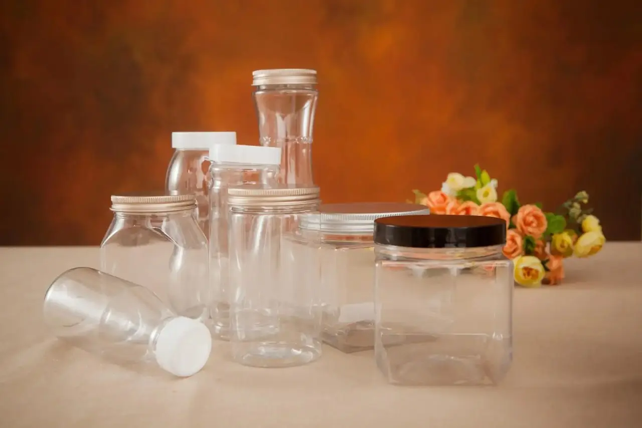 Guide to Choosing the Right Plastic Jar for Your Product Packaging